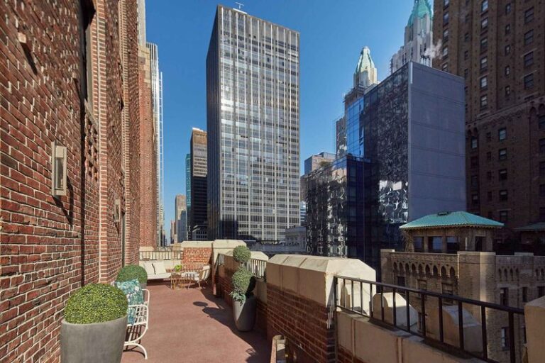 Experience True Hotel Elegance at The Lexington Hotel, Autograph ...